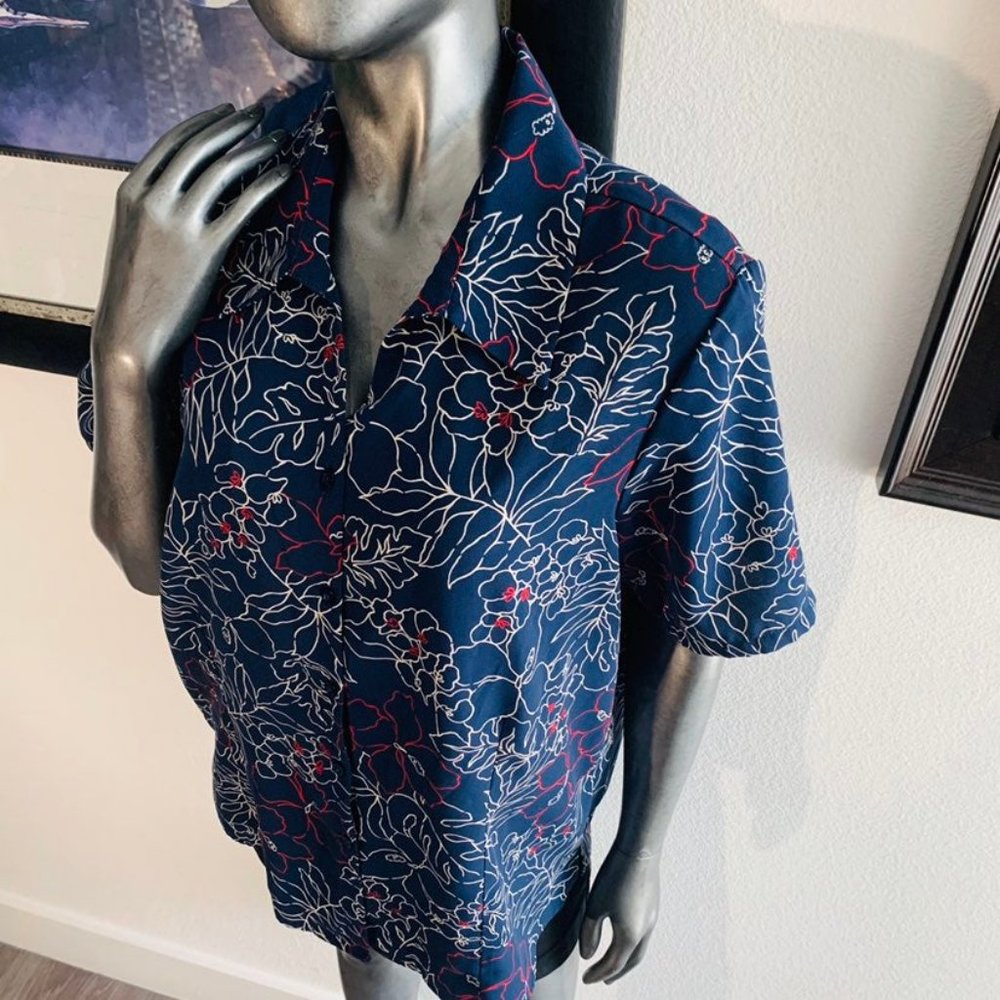 Jaclyn Smith Floral Vacation Style Button Up Top Gem